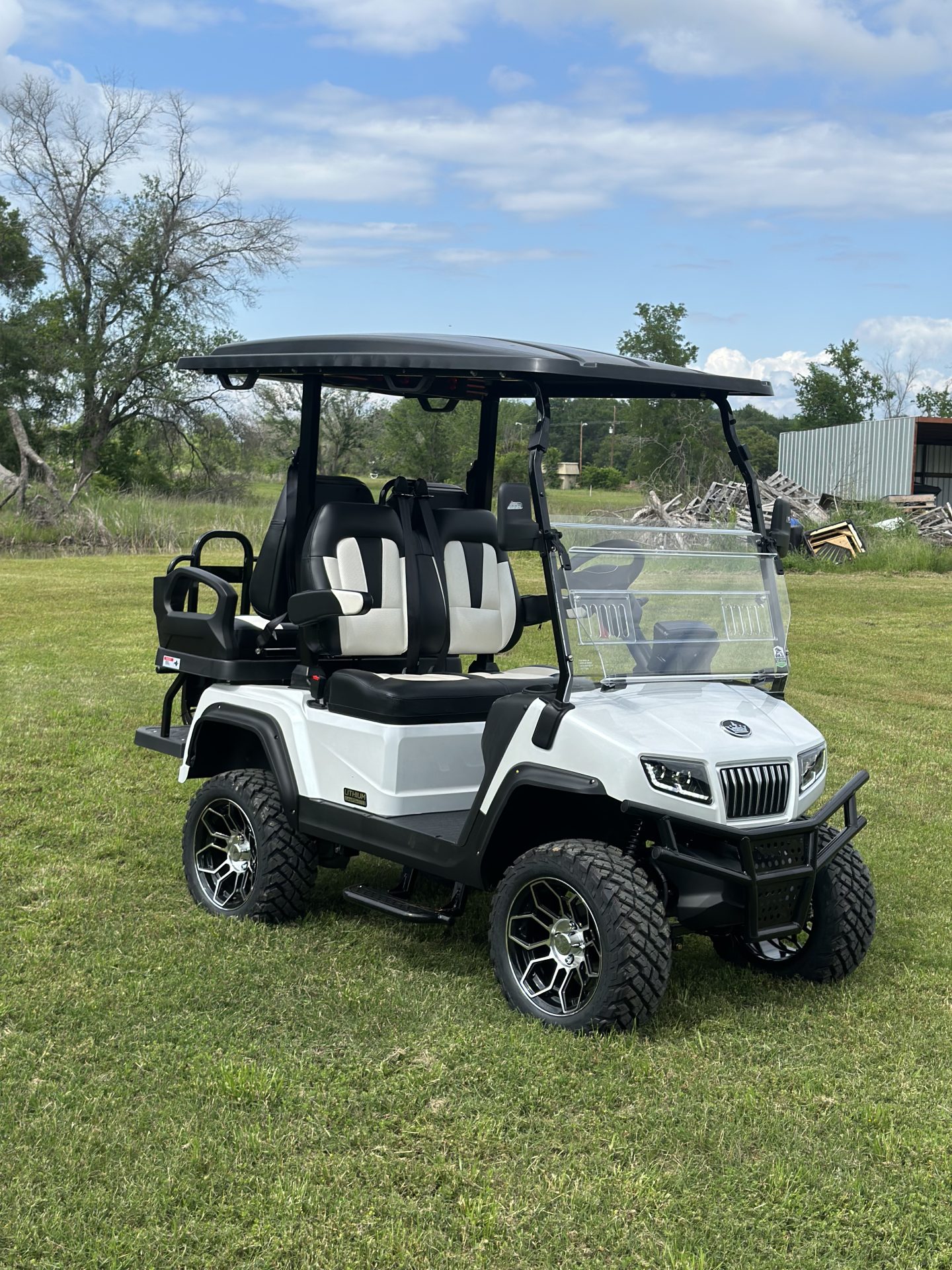 2024 Evolution 2+2 Maverick White (1) | Texas Premier Golf Carts